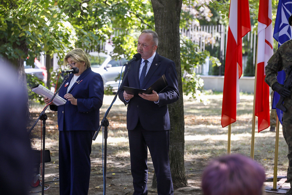 Commemorative ceremonies at the monument to Polish and Canadian ...